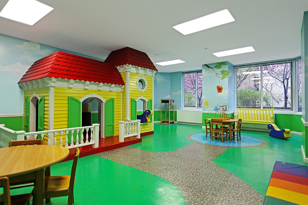 Paramount Tower NYC Luxury Apartment Rentals | Glenwood Management