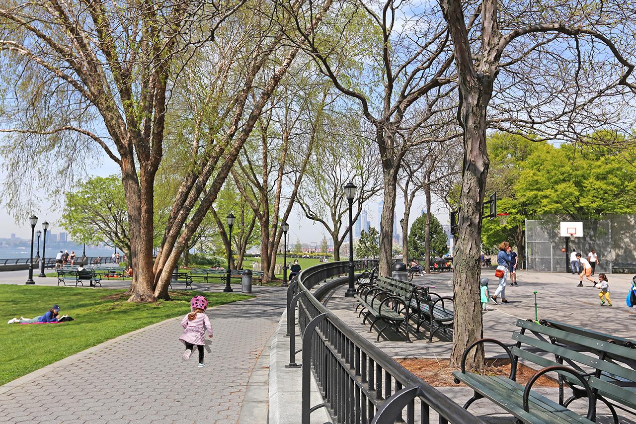 Tribeca Bridge Tower NYC Luxury Apartment Rentals | Glenwood Management